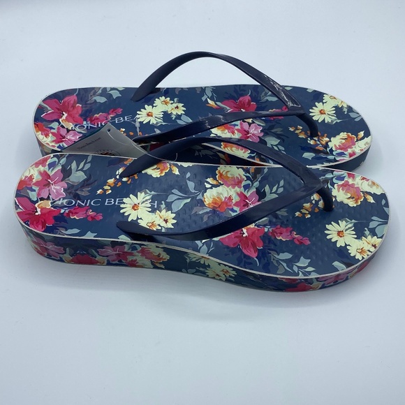 Vionic | Shoes | New Vionic Noosa Beach Flipflop Floral | Poshmark